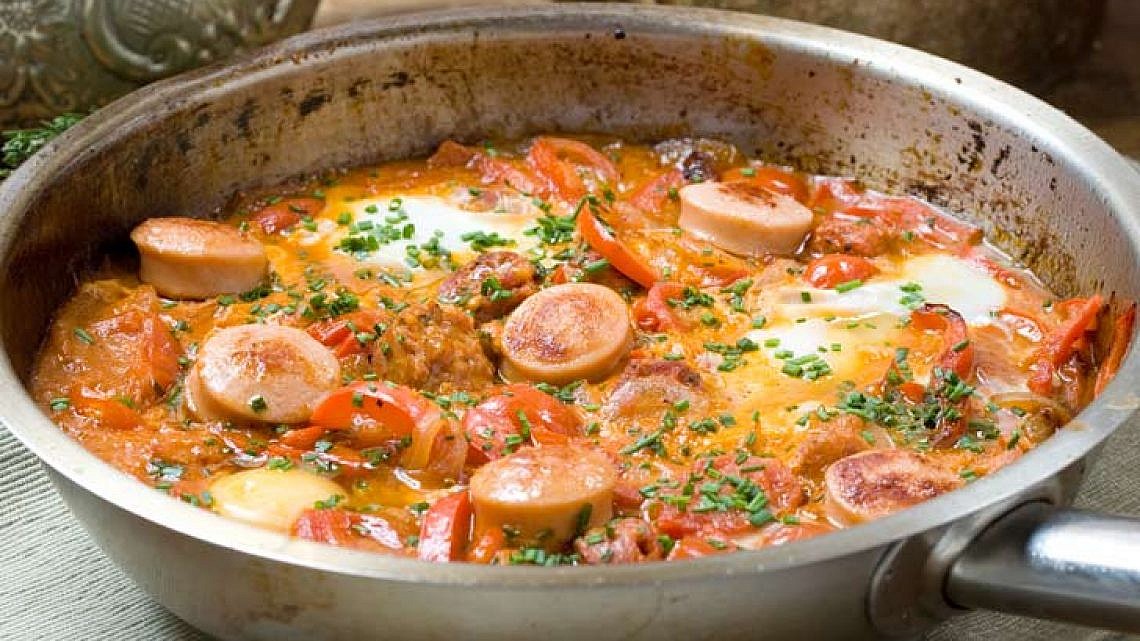 שקשוקה נקניקיות | מגזין את