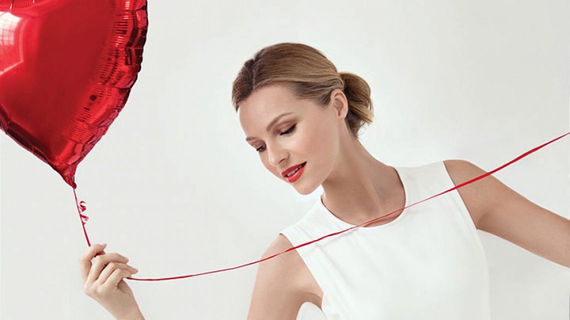 מראה איפור רומנטי וקסום לקראת חג האוהבים הבינלאומי