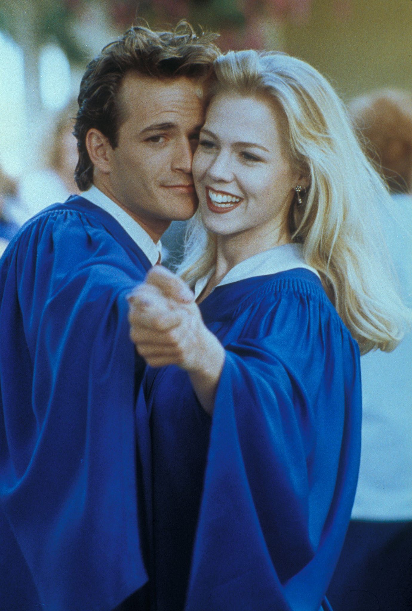 בוורלי הילס 90210 החדשה שוברת את הלב. ביקורת | מגזין את